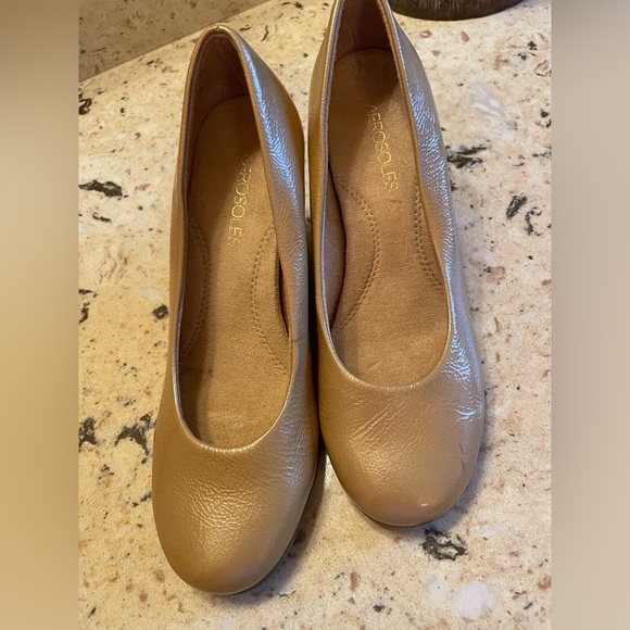 AEROSOLES | Shoes | Gorgeous Shoe With Skin Look On Heel For Dramatic ...